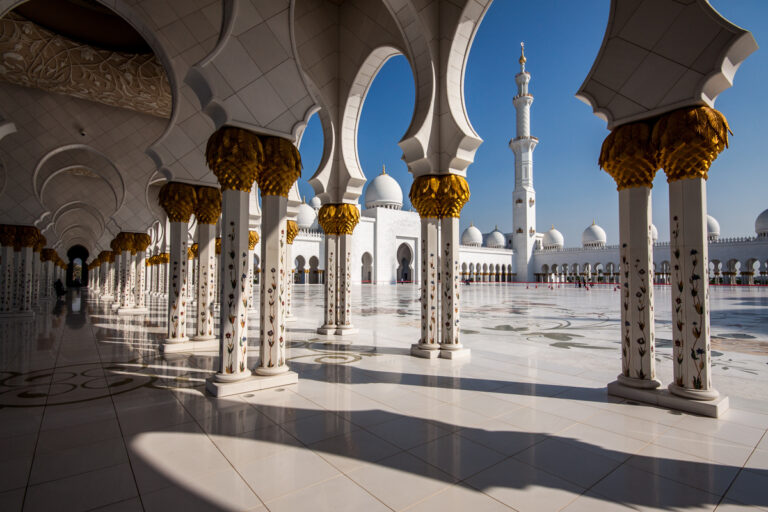De Sjeik Zayed moskee, de mooiste moskee ter wereld - Mayura lifestyle