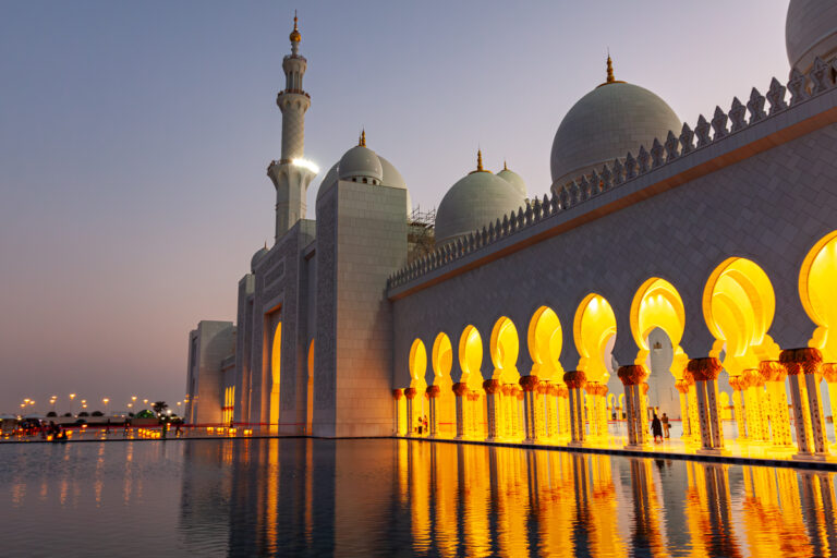 De Sjeik Zayed moskee, de mooiste moskee ter wereld - Mayura lifestyle